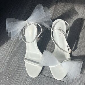 RAYE | Shoes | Raye White Bubbly Heel | Poshmark